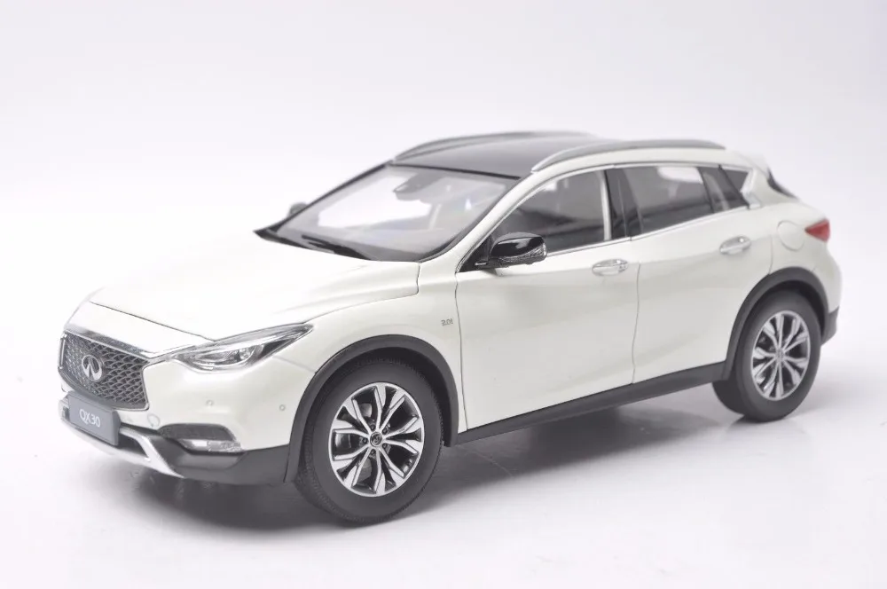 Modelo Diecast 1:18 para Infiniti QX30 2017, coche de juguete de aleación SUV blanco, regalo de ...