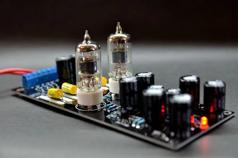 Fake tube amplifier