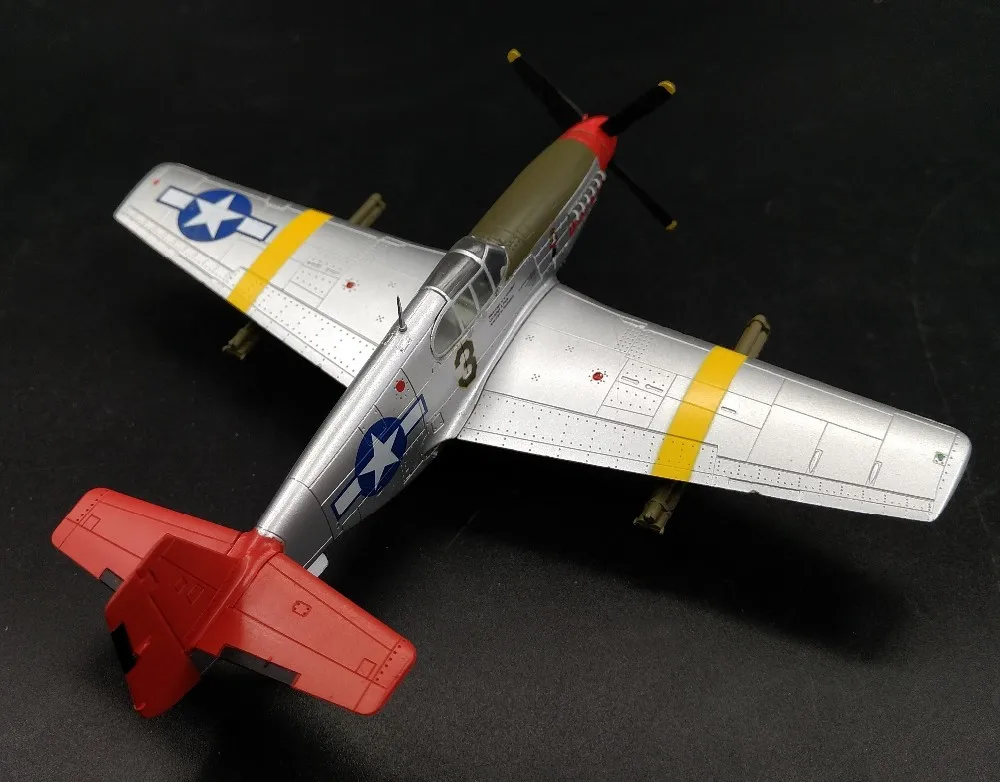 1:72 WWII Allies P51C Fighter Model Red Tail 39202 - Military Shopping