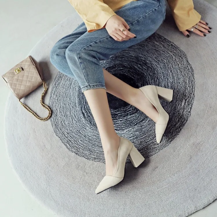 Новинка года; сезон весна; туфли с низким берцем и каблуком; туфли с ...