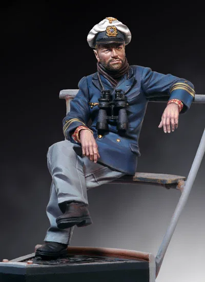 Resin-kit-submarine-U-captain-90-mm.jpg