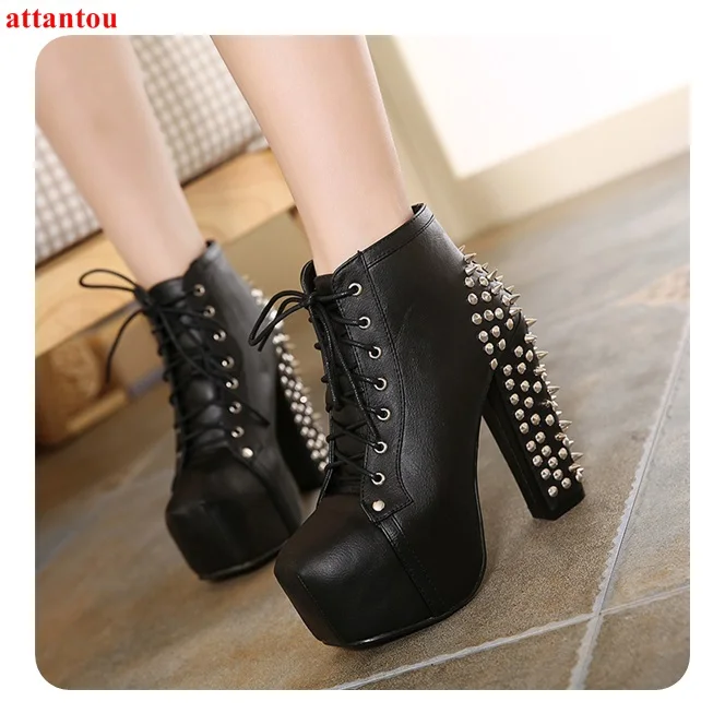 Venta > botas negras de mujer con tacon > en stock