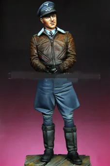 1/16 Resin Figure Model Kits World War II German officer Unassembled ...