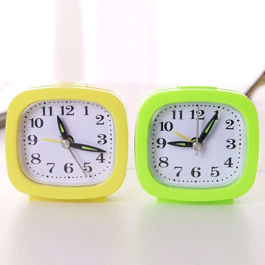 Mini horloge d'alarme à piles pour enfant, jolie, carrée, Portable ...