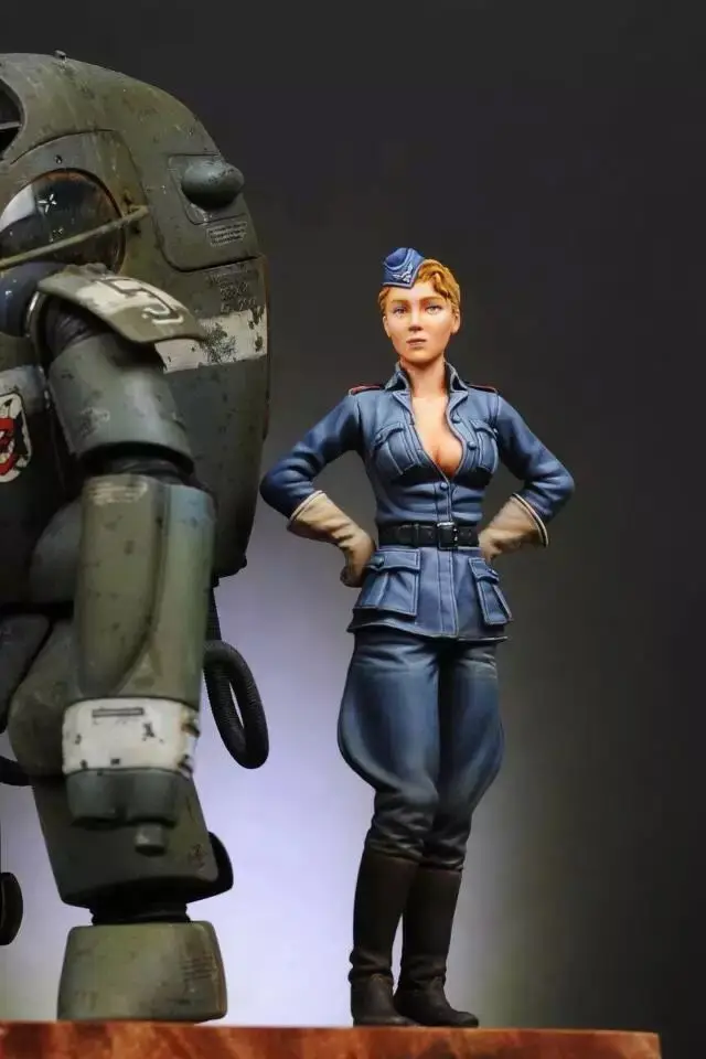 1-20-Scale-German-Science-Fiction-Sexy-Female-Female-Miniatures-WWII ...