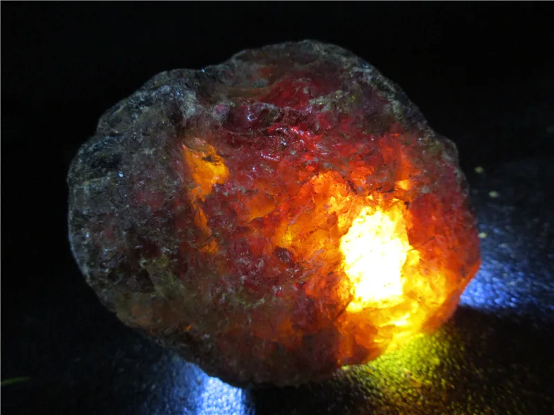 Natural-Red-Blood-Amber-Minerals-Stones-Perot-Blood-Crystal-Rock ...