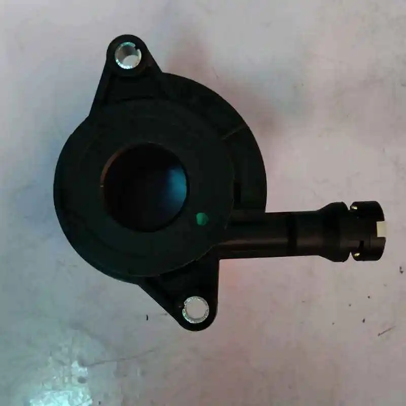 Hydraulic-clutch-cylinder-for-23962703-for-baojun-560-730-1-5T.jpg