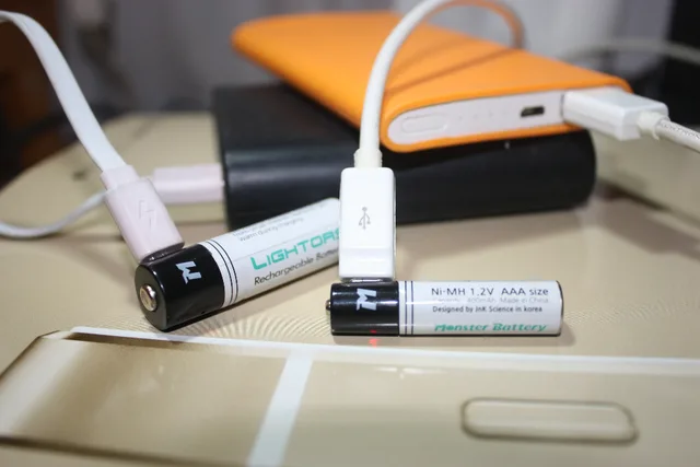 Rechargable AAA ? : r/flashlight