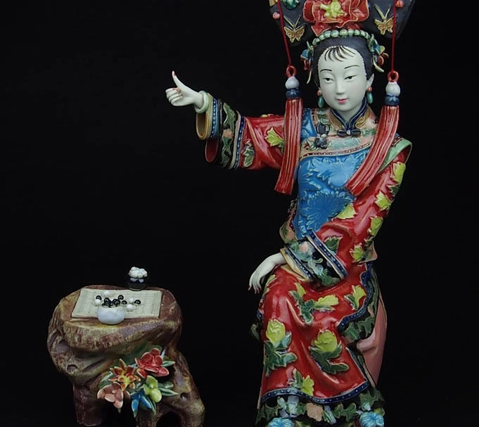 China Royal Pottery Wucai Porcelain Art Crafts Display Woman Ladies ...