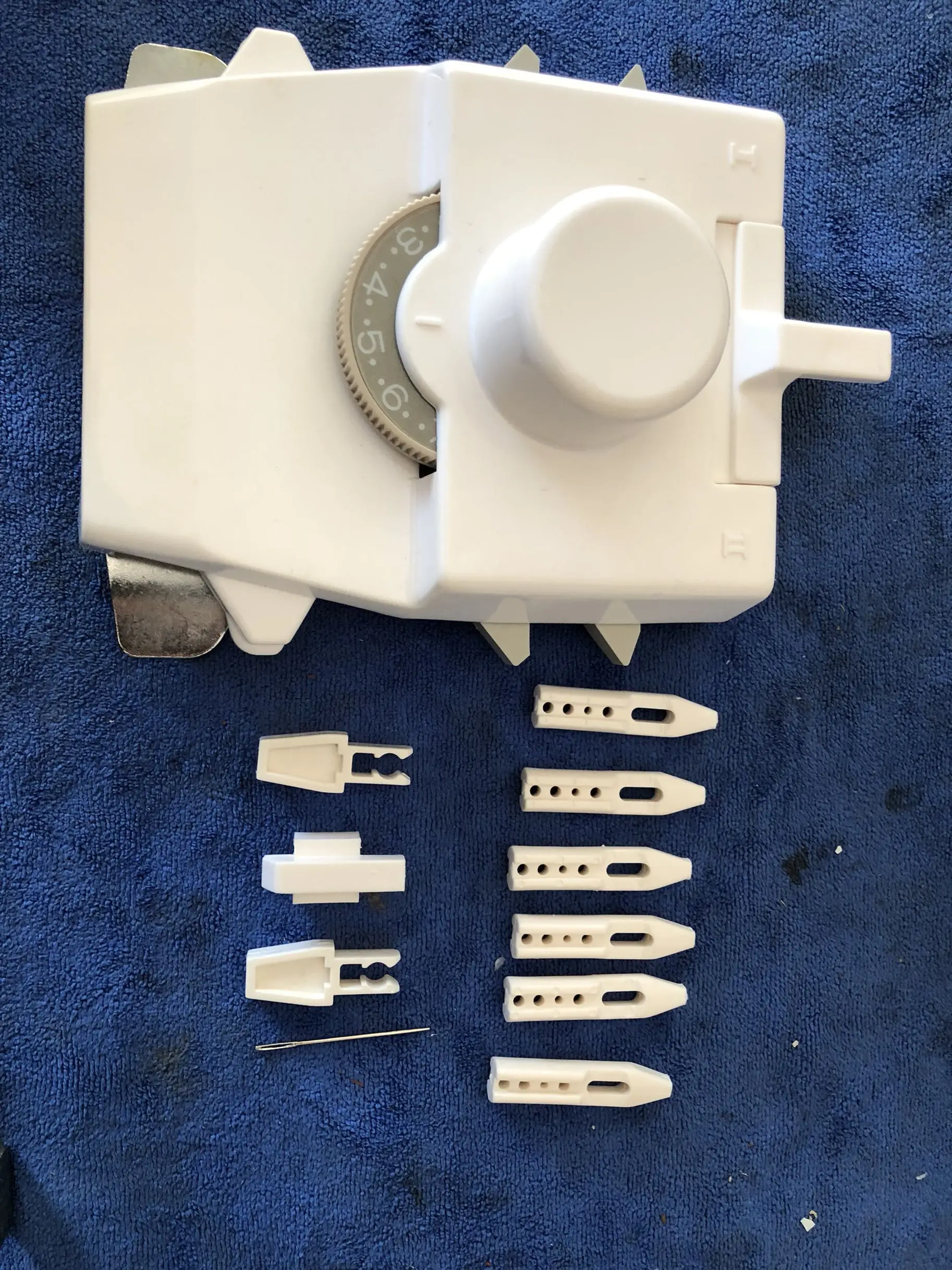 Brother-Household-Knitting-Machine-5-Needle-Intarsia-Machine-Head-KH868 ...