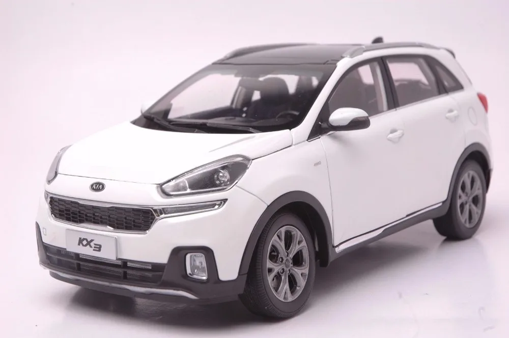 Modelo Diecast 1:18 para Kia KX3 2016, coche de juguete de aleación SUV blanco, colección en ...