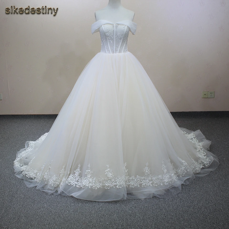 2018 de Moda de Nova Frisada Bordados A Linha Tribunal Trem Bege Lace ...