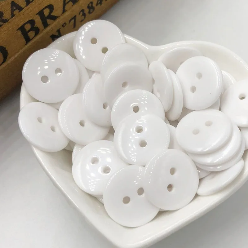 50/100 pcs White New 15mm 2 holes Plastic Button/Sewing lots Mix PT270 ...