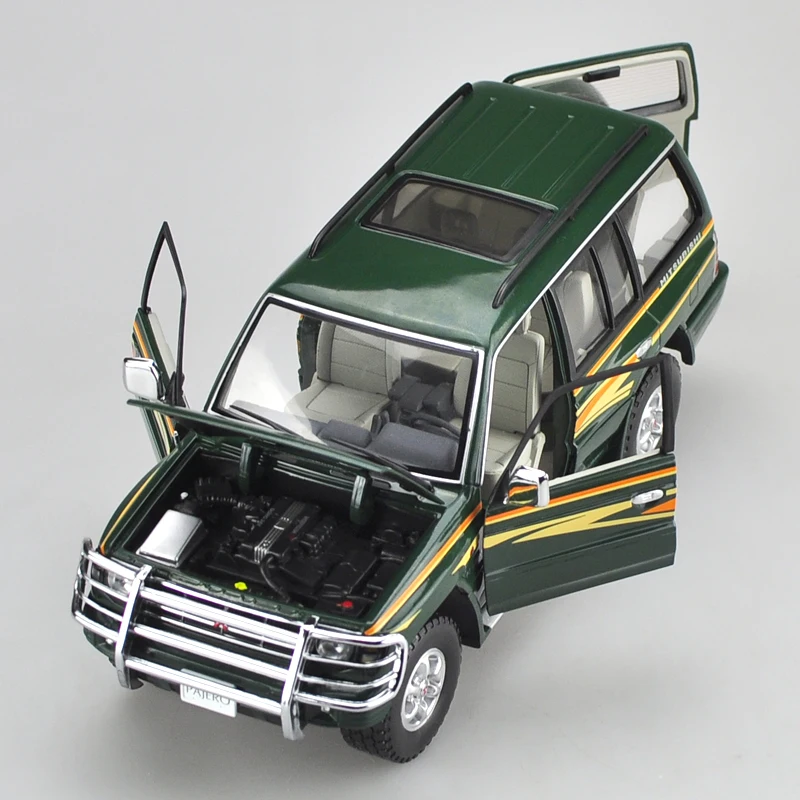 새로운 브랜드 선 스타 1/18 규모의 자동차 모델 toys 1998 mitsubishi 파제로 suv 다이 캐스트 금속 자동차 ...