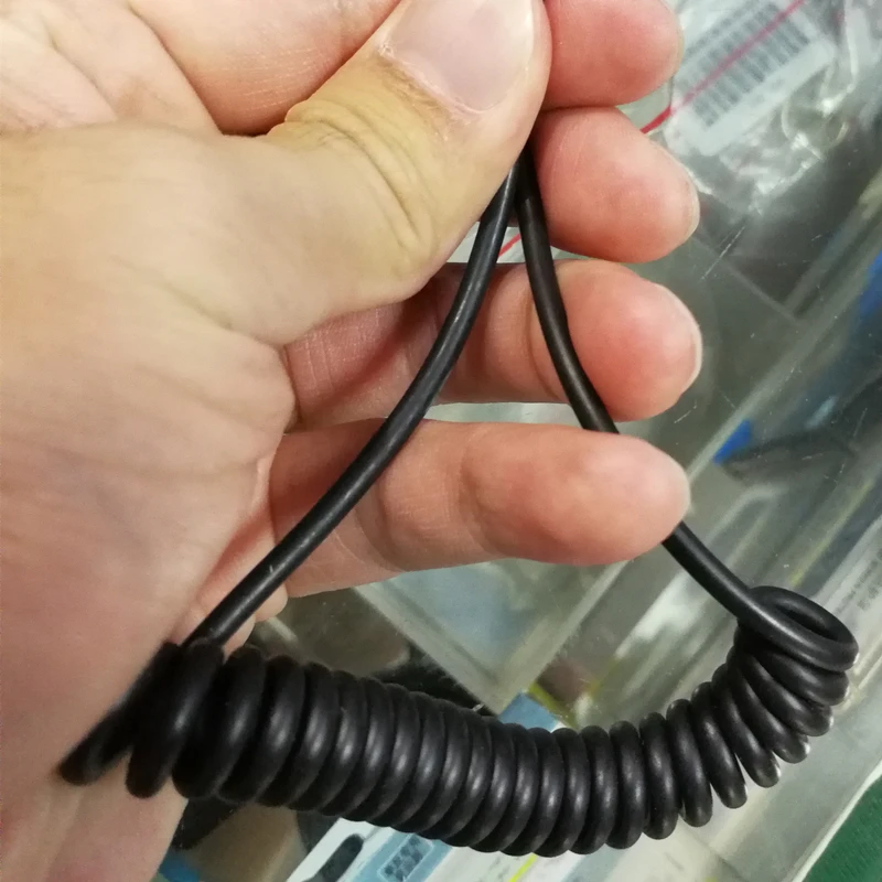 Кабель со штыревыми соединителями на обоих концах для подключения PC-PC ...