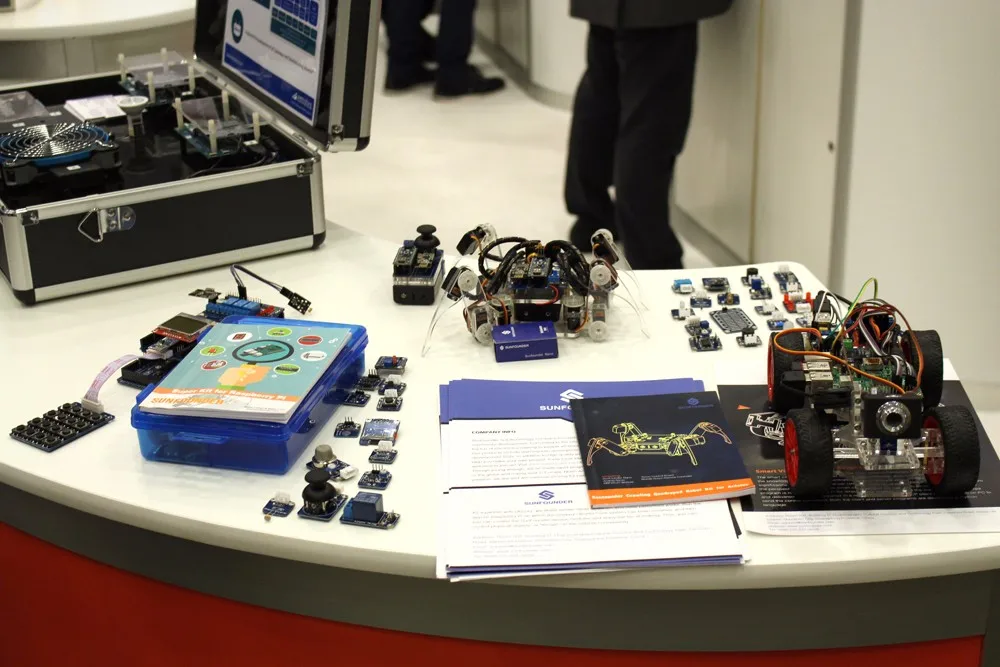 SunFounder DIY 4-DOF Robot Kit -Sloth Learning Kit for Arduino Nano