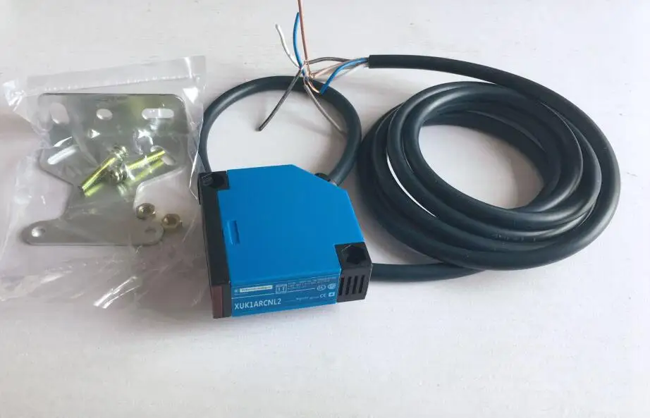 Photoelectric switch XUK1ARCNL2 Infrared photoelectric sensor 24 240V ...
