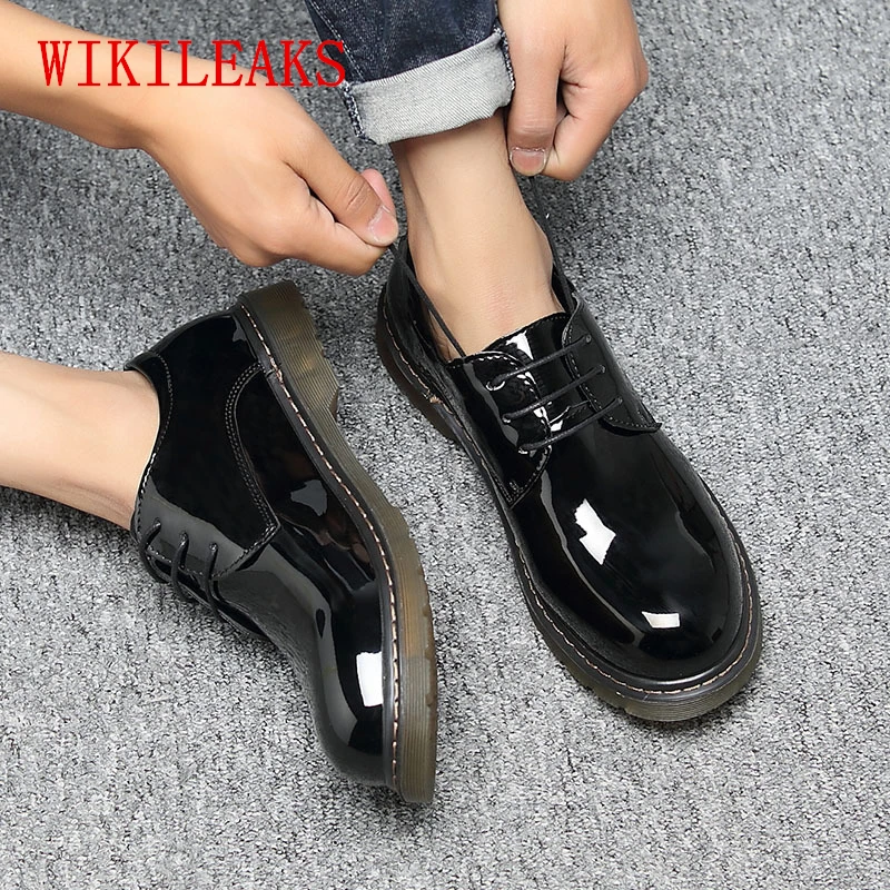 Venta > zapatos de charol para hombre > en stock