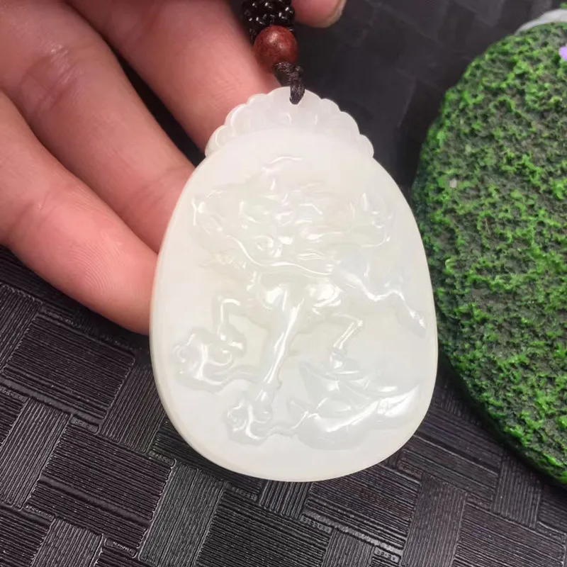 Natural Xinjiang Hetian jade white jade Lucky Kirin pendant 35 * 49 ...