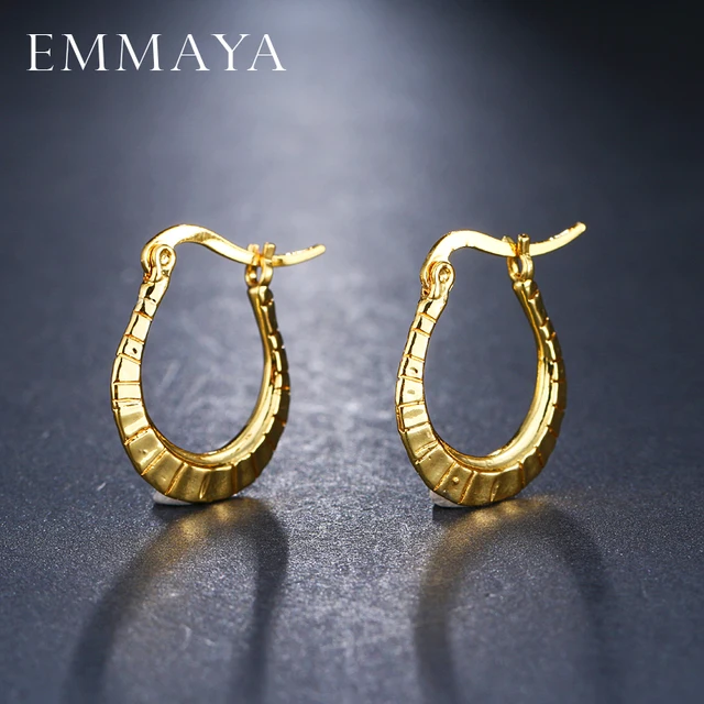Earrings in cheap price store