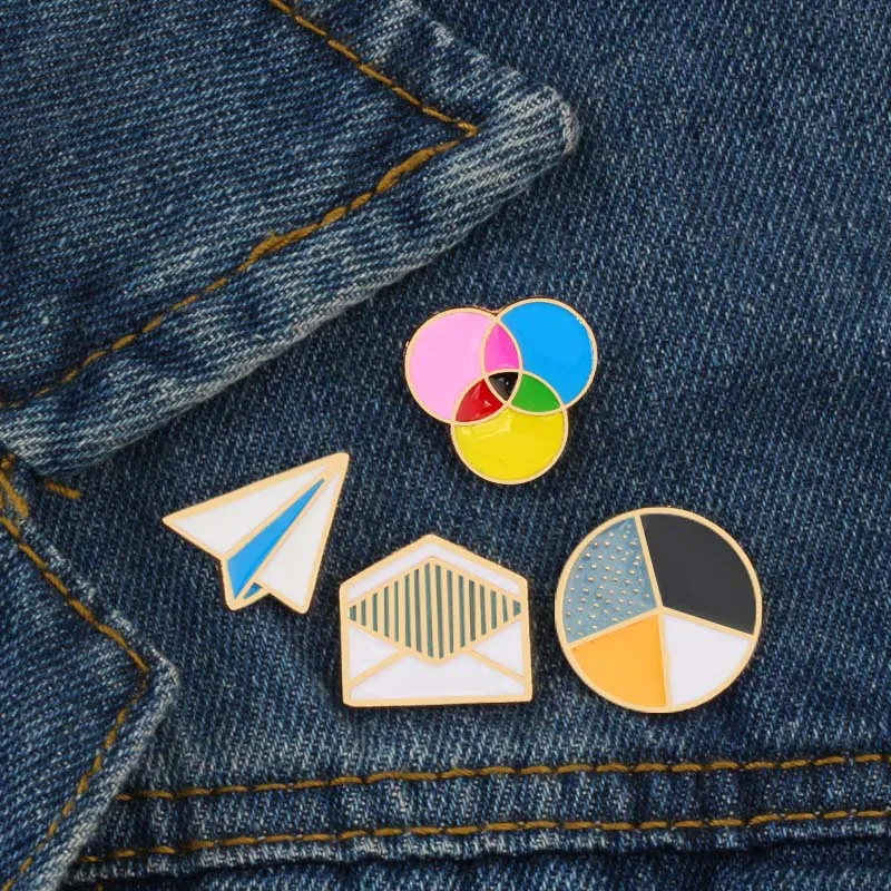 Creative Lapel Pins Colorful Paper Aircraft Envelope Concentric Circles ...