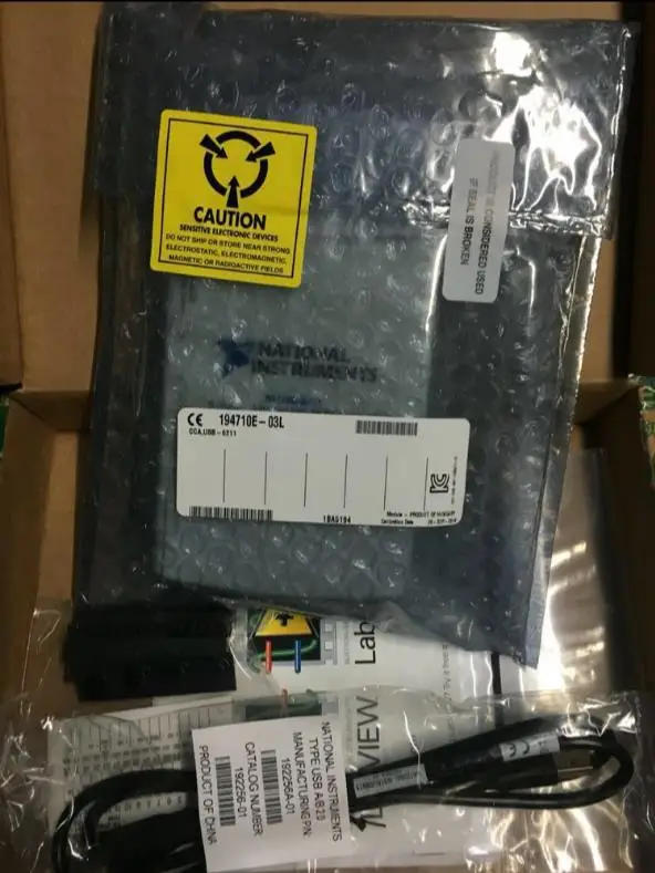 100% ใหม่ต้นฉบับกล่อง NI USB 6211 USB 6212 USB 6215 USB 6216 USB 6218 ...