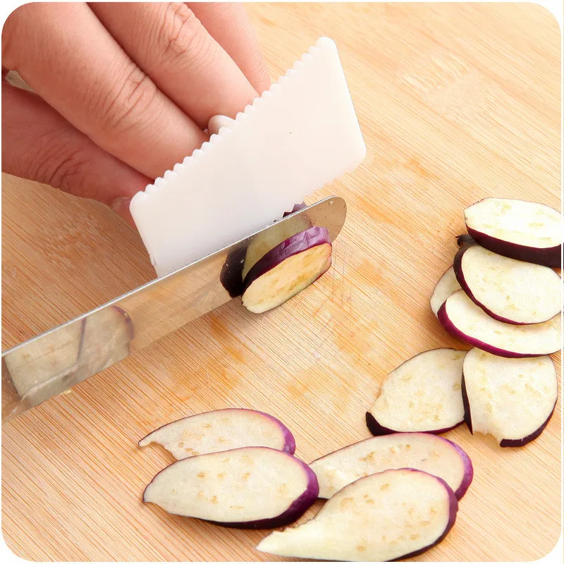 White Plastic Finger Protector of Knife Cutting Finger Protection Tool ...