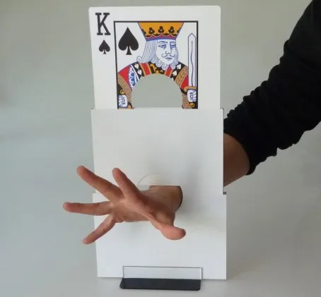 Classic Playing Card Arm Chopper, Stage Magic Tricks, ilusão, Diversão ...