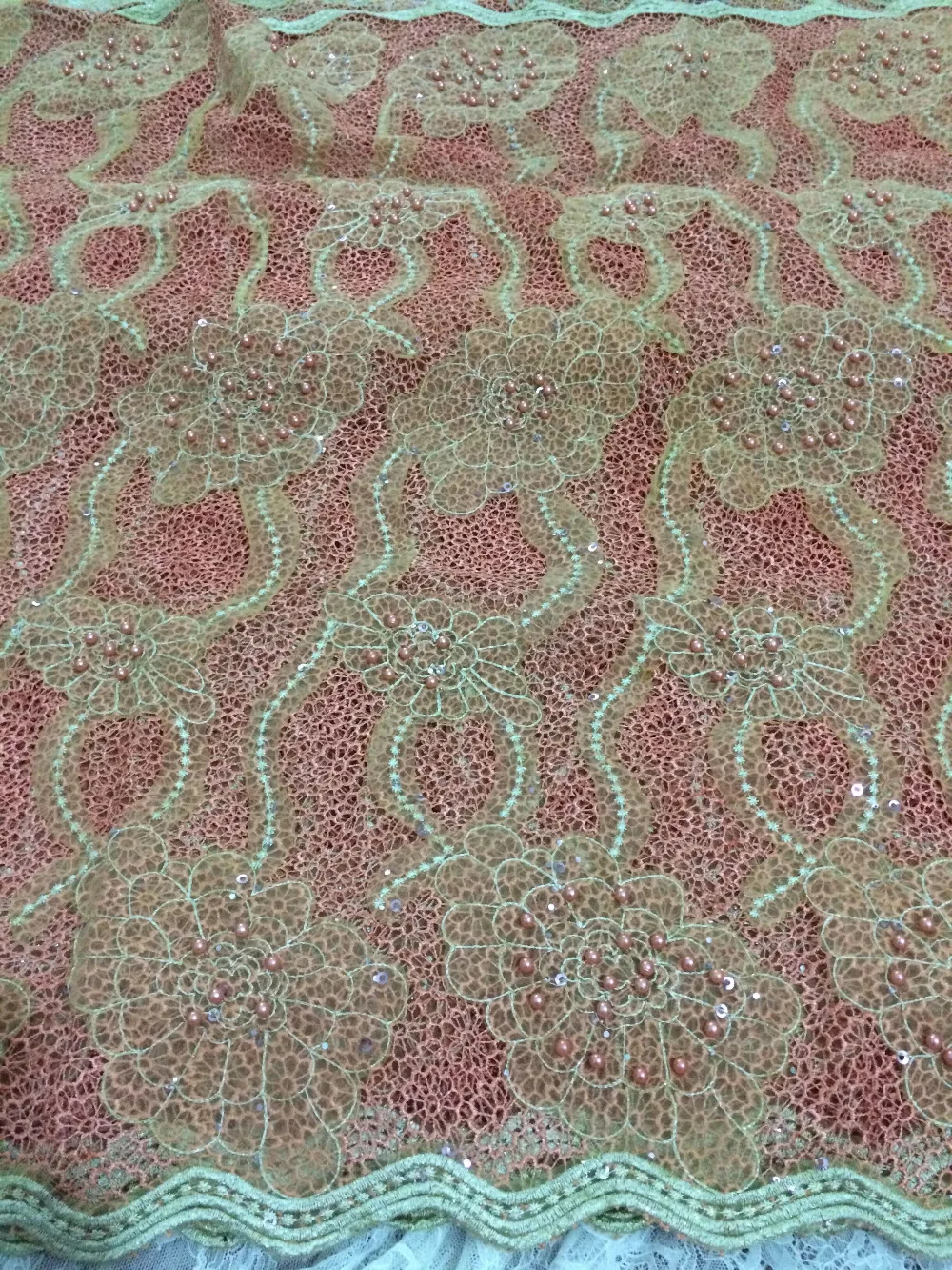 Nice looking frisada Nigéria Tecido de Renda Francesa Bordado Africano ...