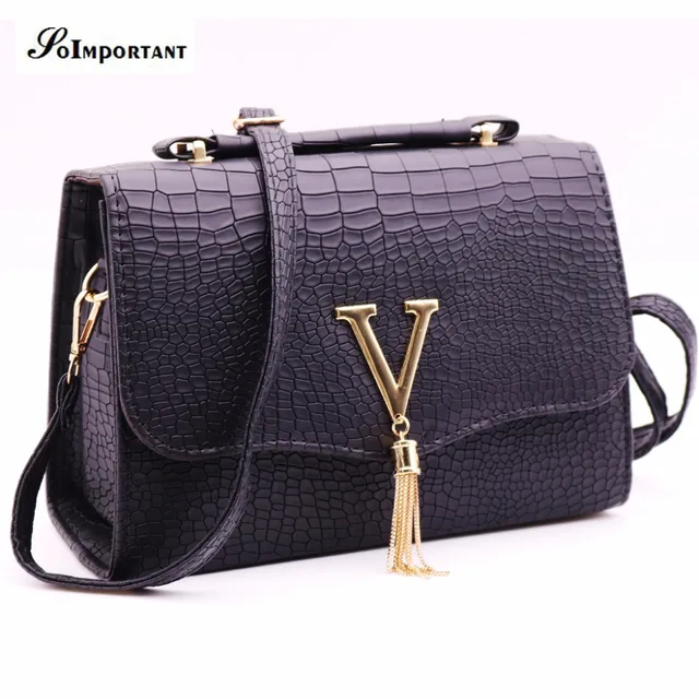 Luxury Bag With V Logo | semashow.com