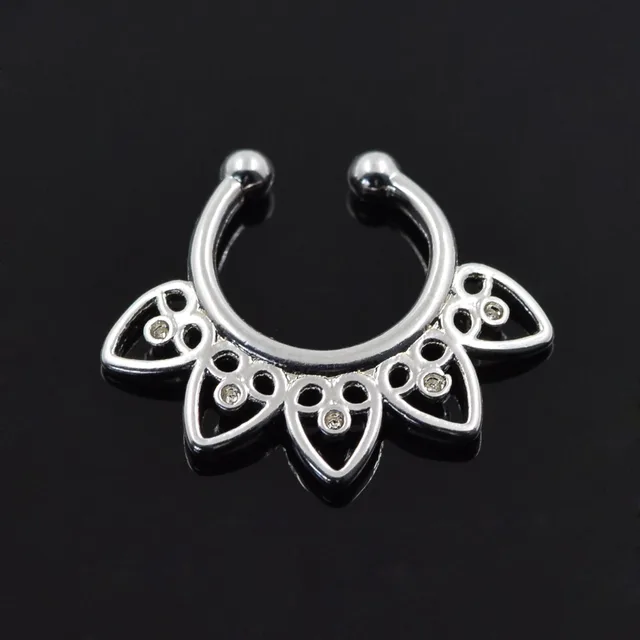 How easy is it to *actually* hide a septum piercing? : r/piercing