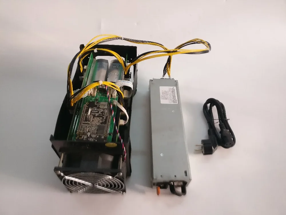 Utilisé BTC mineur Antminer S5 1150G 28NM BM1384 Bitcoin mining machine ...