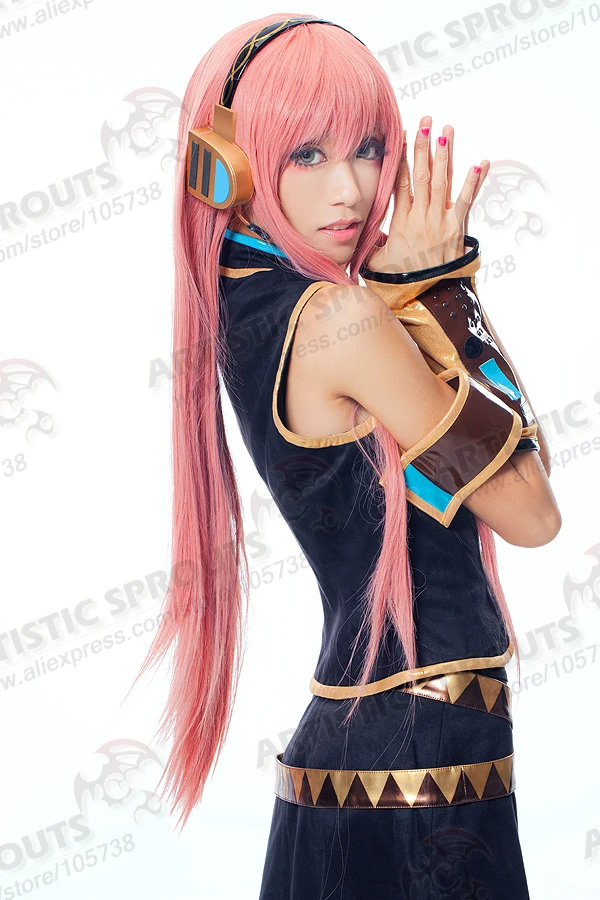 Luka Vocaloid Cosplay