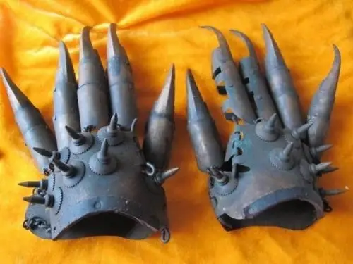 The ancient Chinese bronze sharp talons claws protection protective ...