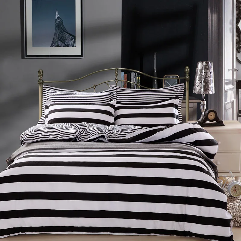 Black and White Checker Pattern Bedding Set