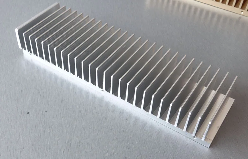 1pcs-aluminum-E-Heatsink-for-amplifier-263mm-80mm-40mm-Free-ship.jpg