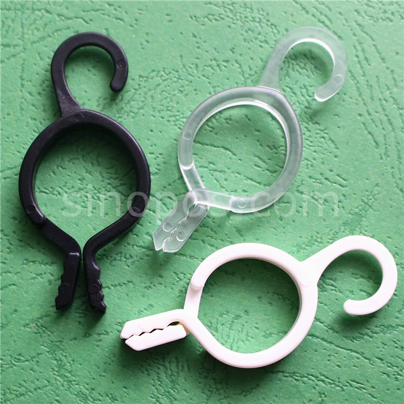Plastic-Scarf-Clip-Display-Hanger-peghook-grid-wall-squeeze-loop-clips ...