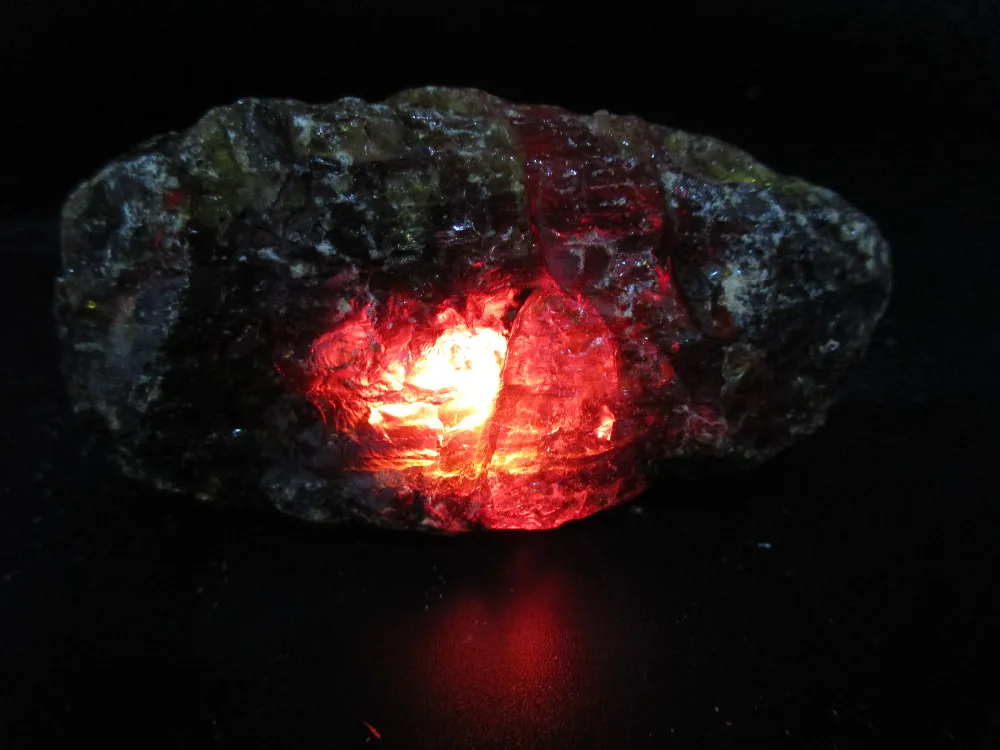 Natural Red Blood Amber Minerals Stones Perot Blood Crystal Rock ...