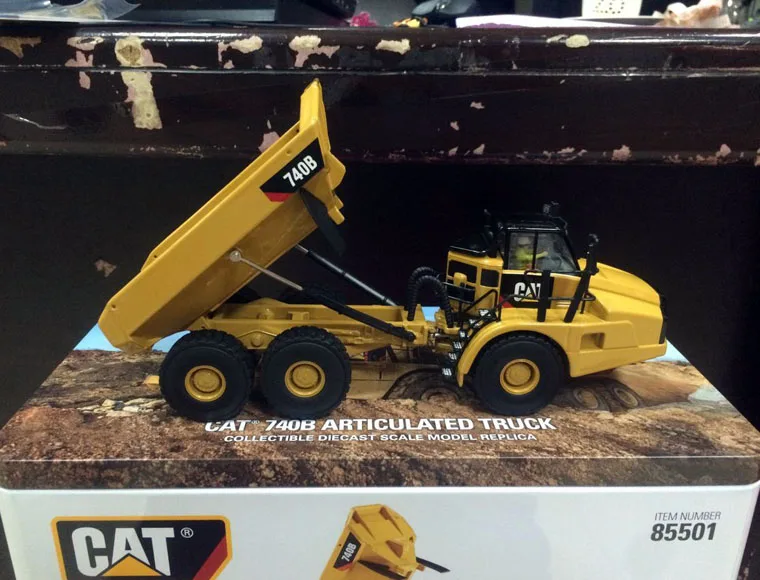 New Packing Cat 740B Articulated Truck 1/50 Scale DieCast Model 85501 ...