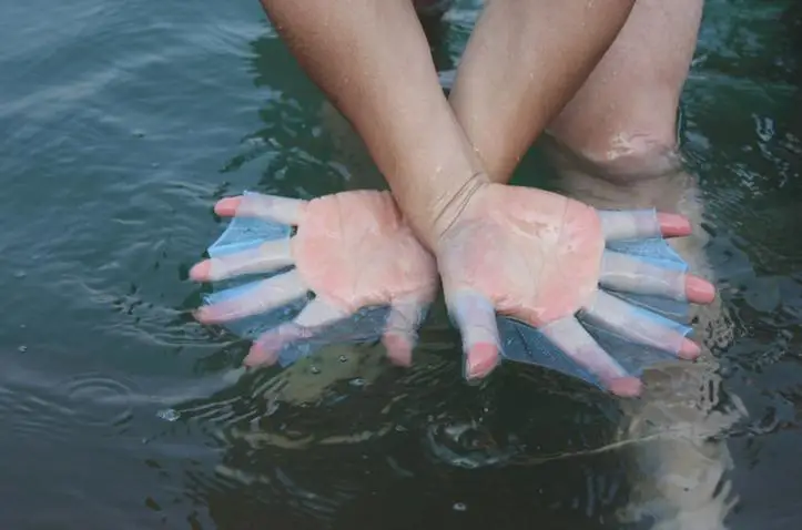 Детали пара перчатка для плавания о плавниках для плавания, ручные ...