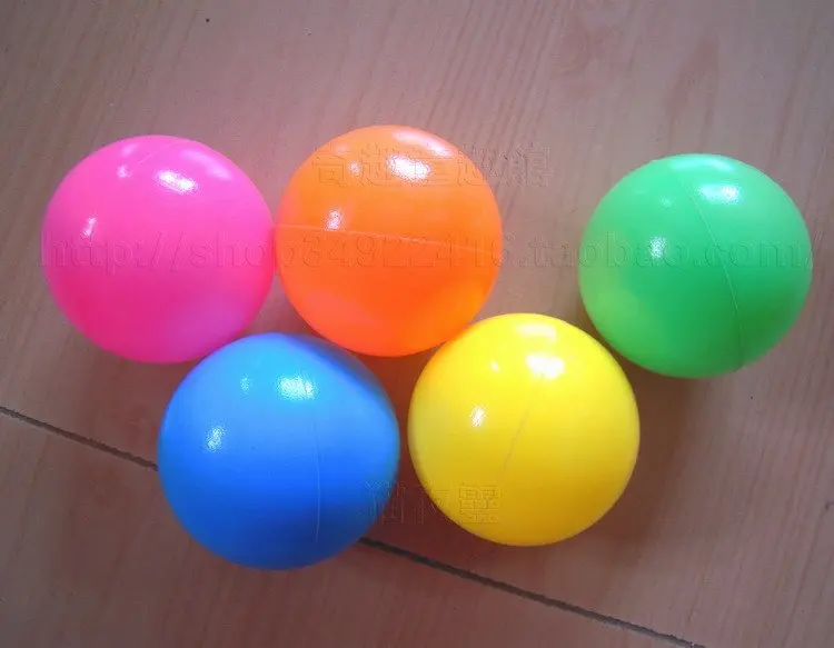 20cm Big Plastic Ball Empty Toy Capsules Half Colored Half Clear Plastic Vending Capsules ...
