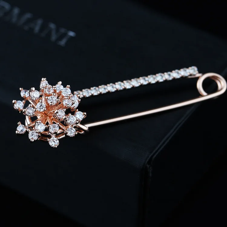 New Luxury Clothing Design Classic Crystal Brooch Brooches For Women ...