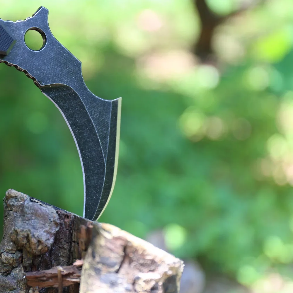 Saber Claw Knives
