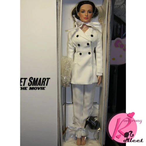 Anne Hathaway Get Smart Wig