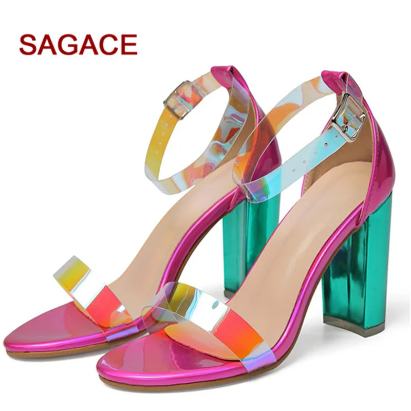 Модные босоножки на высоком каблуке с пряжкой и ремешком из пвх ...