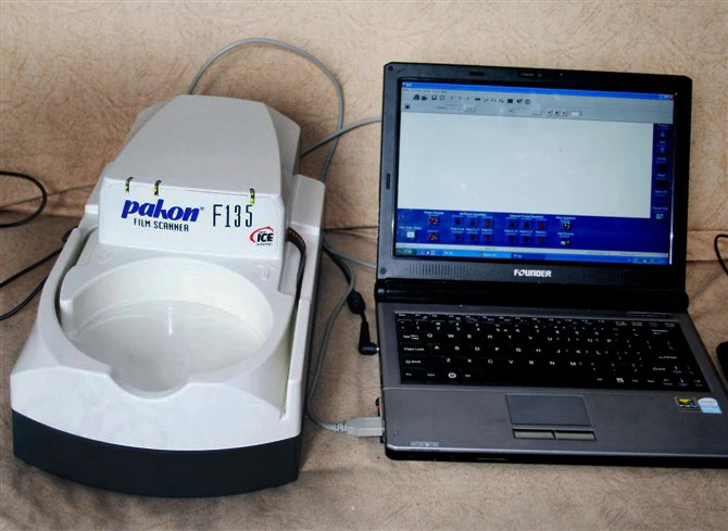pakon-f135-minilab-pakon-film-scanner-Pakon-scanner.jpg