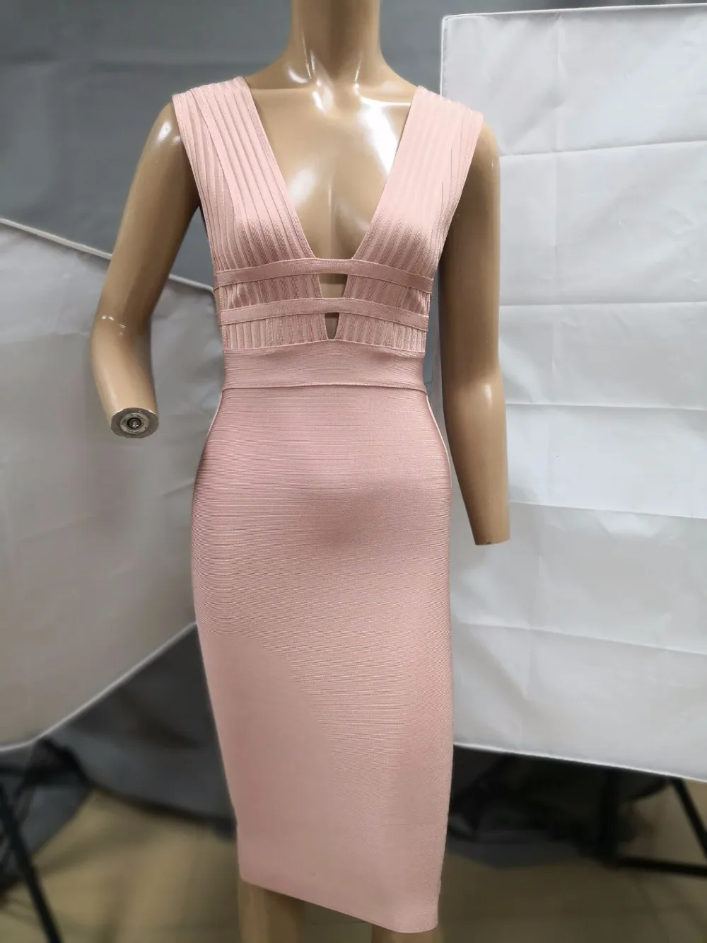 2018 New Arrivals Summer Women Dress Wholesale Nude V Neck Rayon