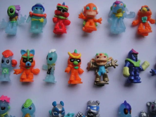 50pcs/lot 2.8cm alien toys for kids, Present for boys and girls, Anime ...