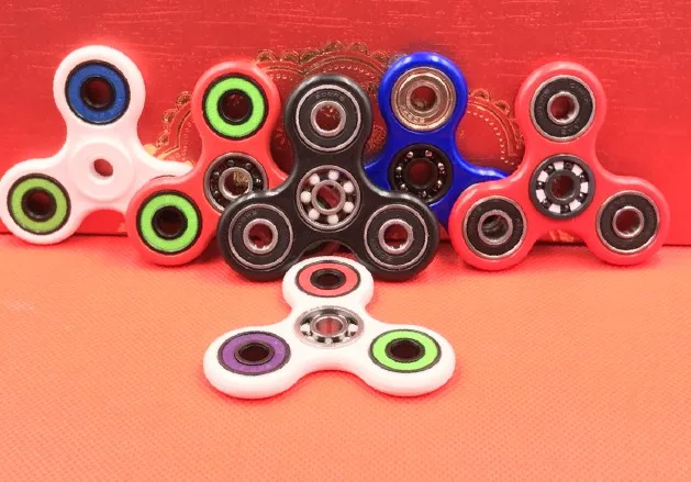 1 Pcs Tri Fidget Hand Spinner finger Tri Spinner gyroscope beyblades ...