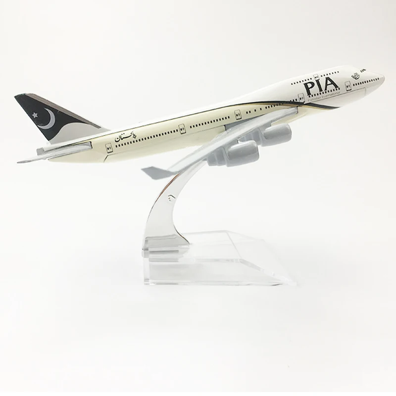 FREE SHIPPING Pakistan PIA AIRLINES AEROPLANE MODEL BOEING 747 AIRPLANE ...
